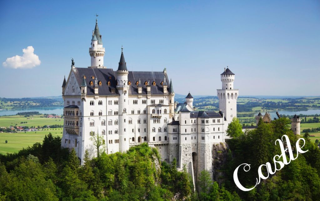 Palace vs Castle - the Differences and the Similarities